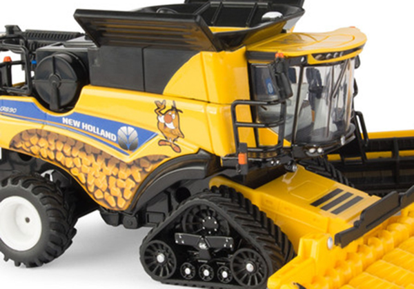 ERTL Toys New Holland CR 890 Combine