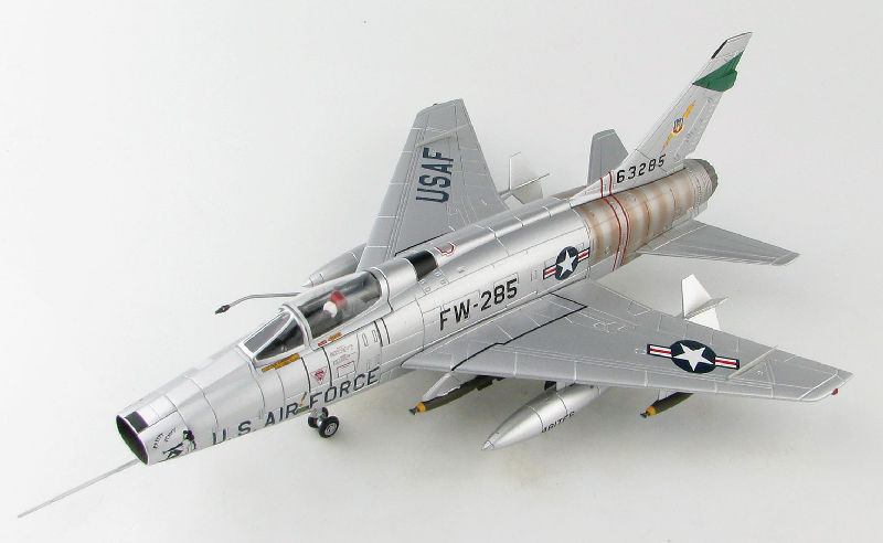 Hobby Master F 100D Super Sabre 481 TFS Pretty